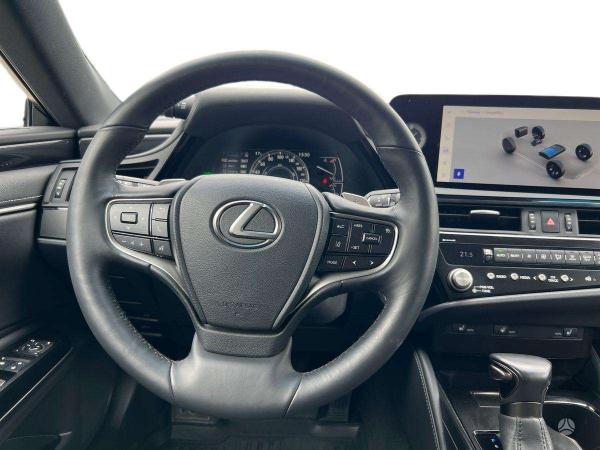 Black Lexus ES 300 H 2023 in Klaipeda, with an engine capacity of 2.49 L and mileage of 53 thousand km for 39900 €, photo 9 on AUTOMOTO.COM.LV