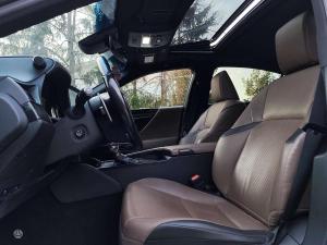 Black Lexus ES 300 H 2023 in Anyksciai, with an engine capacity of 2.50 L and mileage of 220 thousand km for 24799 €, photo 10 on AUTOMOTO.COM.LV