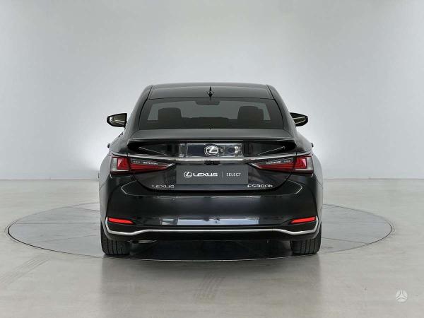 Lexus ES 300 H 2023 in Vilnius on AUTOMOTO.COM.LV Black Lexus ES 300 H 2023 in Vilnius, with an engine capacity of 2.49 L and mileage of 124 thousand km for 34900 €, photo 5 on AUTOMOTO.COM.LV