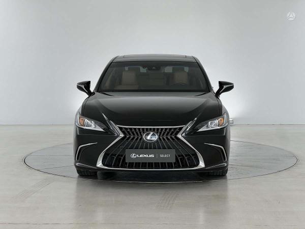 Lexus ES 300 H 2023 in Vilnius on AUTOMOTO.COM.LV Black Lexus ES 300 H 2023 in Vilnius, with an engine capacity of 2.49 L and mileage of 124 thousand km for 34900 €, photo 6 on AUTOMOTO.COM.LV