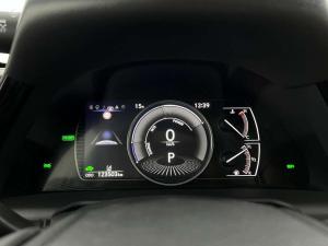 Black Lexus ES 300 H 2023 in Vilnius, with an engine capacity of 2.49 L and mileage of 124 thousand km for 34900 €, photo 14 on AUTOMOTO.COM.LV