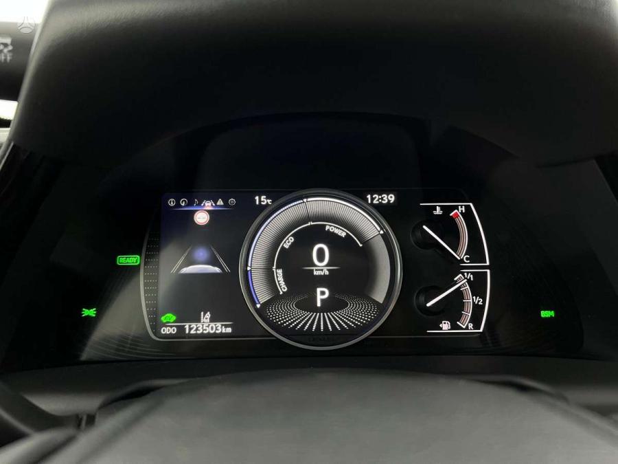 Black Lexus ES 300 H 2023 in Vilnius, with an engine capacity of 2.49 L and mileage of 124 thousand km for 34900 €, photo 14 on AUTOMOTO.COM.LV