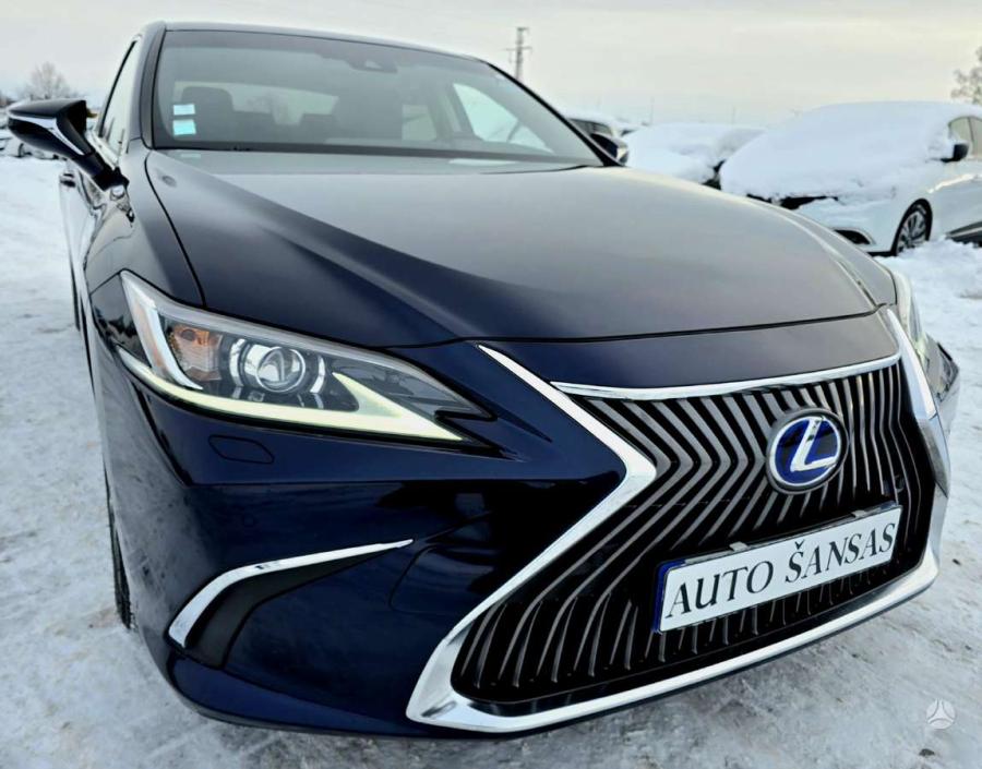 Blue Lexus ES 300 H 2019 in Taurage, with an engine capacity of 2.49 L and mileage of 171 thousand km for 21900 €, photo 11 on AUTOMOTO.COM.LV