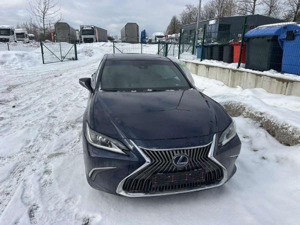 Zils Lexus ES 300 H 2019 Viļņa, ar dzinēja tilpumu 2.50 L un nobraukumu 178 tūkst. km par 14999 €, foto 1 vietnē AUTOMOTO.COM.LV