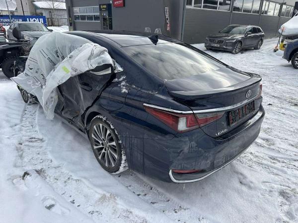 Zils Lexus ES 300 H 2019 Viļņa, ar dzinēja tilpumu 2.50 L un nobraukumu 178 tūkst. km par 14999 €, foto 5 vietnē AUTOMOTO.COM.LV