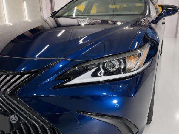Синий Лексус ES 300 H 2019 в Каунас, объемом двигателя 2.49 л и пробегом 110 тыс. км за 31999 €, фото 4 на AUTOMOTO.COM.LV