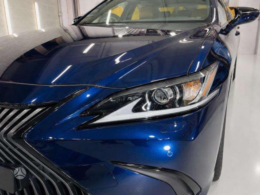 Синий Лексус ES 300 H 2019 в Каунас, объемом двигателя 2.49 л и пробегом 110 тыс. км за 31999 €, фото 5 на AUTOMOTO.COM.LV