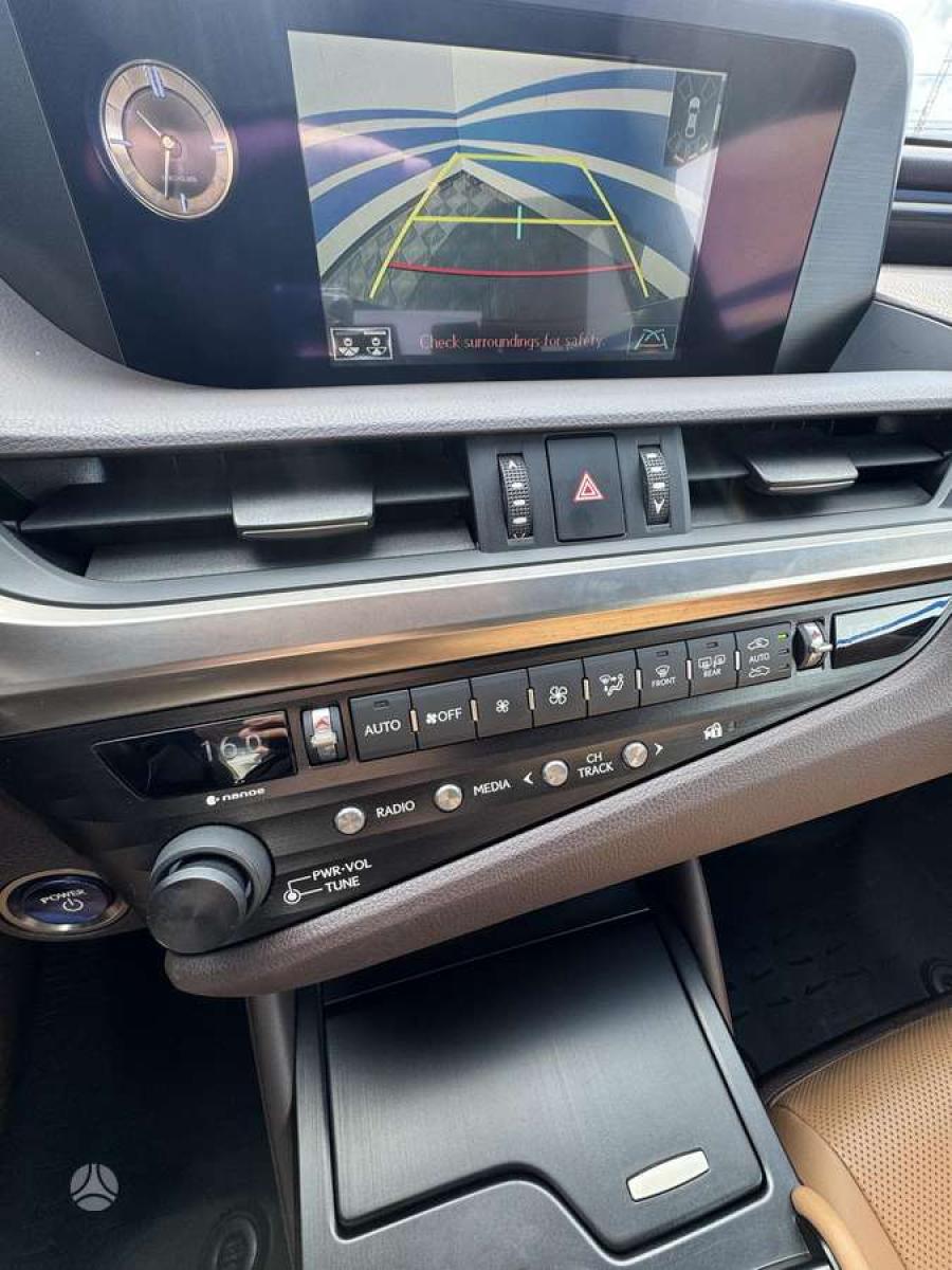 Zils Lexus ES 300 H 2019 Kauņa, ar dzinēja tilpumu 2.49 L un nobraukumu 112 tūkst. km par 26499 €, foto 15 vietnē AUTOMOTO.COM.LV
