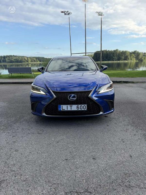 Lexus ES 300 H 2019 in Trakai on AUTOMOTO.COM.LV Blue Lexus ES 300 H 2019 in Trakai, with an engine capacity of 2.49 L and mileage of 144 thousand km for 28500 €, photo 3 on AUTOMOTO.COM.LV