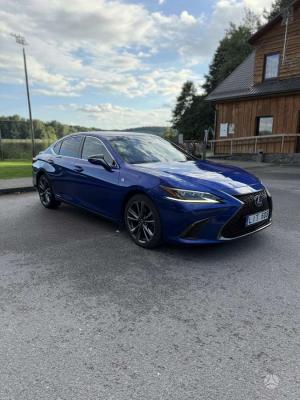 Zils Lexus ES 300 H 2019 Trakai, ar dzinēja tilpumu 2.49 L un nobraukumu 144 tūkst. km par 28500 €, foto 5 vietnē AUTOMOTO.COM.LV