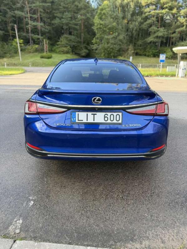Lexus ES 300 H 2019 in Trakai on AUTOMOTO.COM.LV Blue Lexus ES 300 H 2019 in Trakai, with an engine capacity of 2.49 L and mileage of 144 thousand km for 28500 €, photo 7 on AUTOMOTO.COM.LV