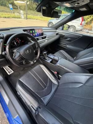 Zils Lexus ES 300 H 2019 Trakai, ar dzinēja tilpumu 2.49 L un nobraukumu 144 tūkst. km par 28500 €, foto 10 vietnē AUTOMOTO.COM.LV