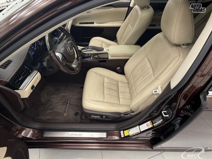Brūns Lexus ES 300 H 2016 Avižieniai, ar dzinēja tilpumu 2.50 L un nobraukumu 122 tūkst. km par 18000 €, foto 23 vietnē AUTOMOTO.COM.LV