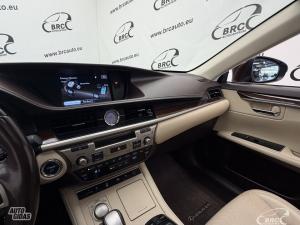 Brūns Lexus ES 300 H 2016 Avižieniai, ar dzinēja tilpumu 2.50 L un nobraukumu 122 tūkst. km par 18000 €, foto 31 vietnē AUTOMOTO.COM.LV