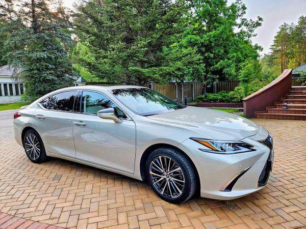 Brūns Lexus ES 300 H 2024 Viļņa, ar dzinēja tilpumu 2.49 L un nobraukumu 34 tūkst. km par 42000 €, foto 1 vietnē AUTOMOTO.COM.LV