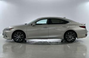 Brūns Lexus ES 300 H 2025 Viļņa, ar dzinēja tilpumu 2.49 L un nobraukumu 15 tūkst. km par 45900 €, foto 3 vietnē AUTOMOTO.COM.LV