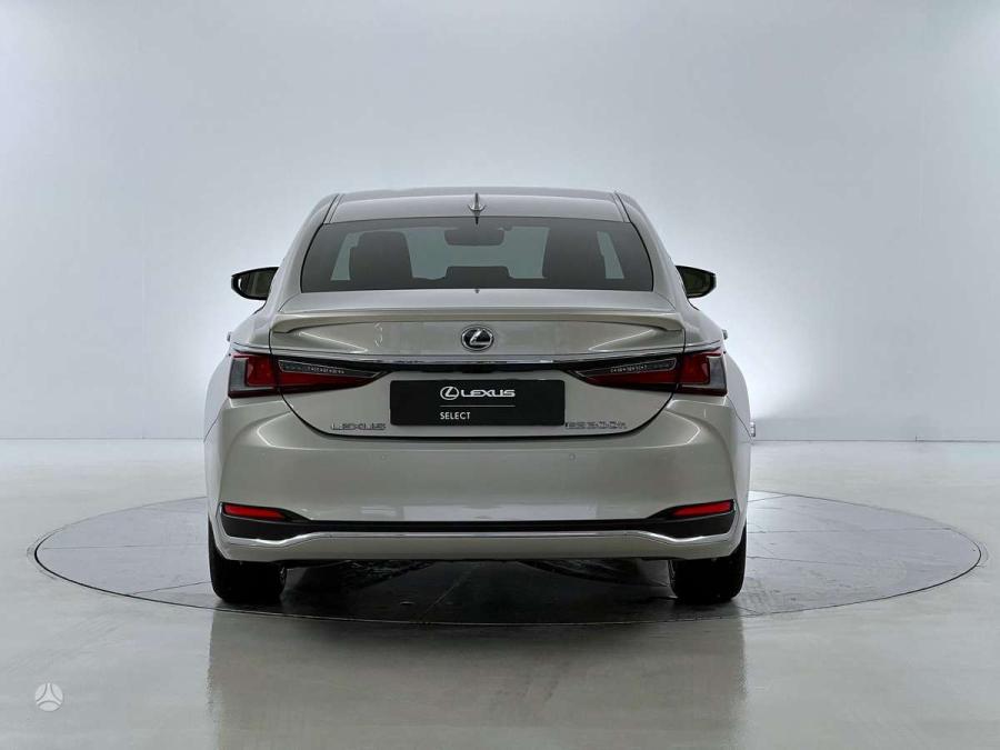 Brūns Lexus ES 300 H 2025 Viļņa, ar dzinēja tilpumu 2.49 L un nobraukumu 15 tūkst. km par 45900 €, foto 4 vietnē AUTOMOTO.COM.LV