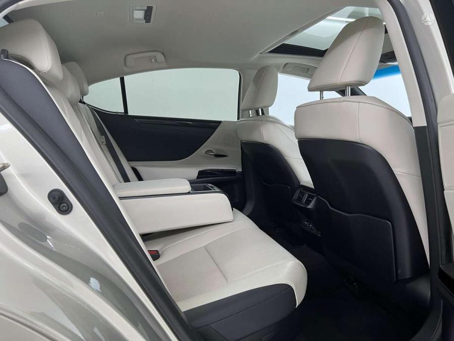 Brūns Lexus ES 300 H 2025 Viļņa, ar dzinēja tilpumu 2.49 L un nobraukumu 15 tūkst. km par 45900 €, foto 7 vietnē AUTOMOTO.COM.LV
