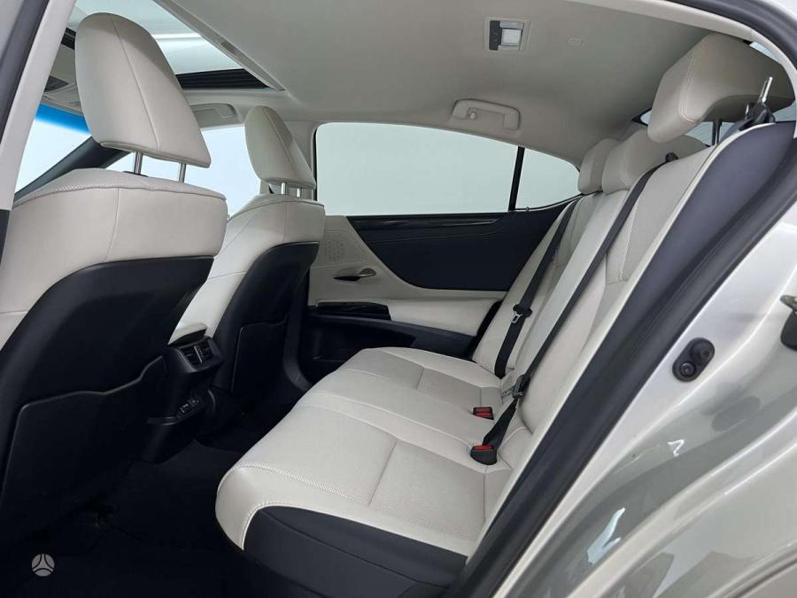 Brūns Lexus ES 300 H 2025 Viļņa, ar dzinēja tilpumu 2.49 L un nobraukumu 15 tūkst. km par 45900 €, foto 18 vietnē AUTOMOTO.COM.LV