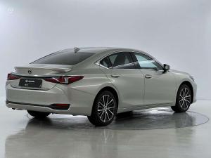 Brūns Lexus ES 300 H 2025 Viļņa, ar dzinēja tilpumu 2.49 L un nobraukumu 15 tūkst. km par 45900 €, foto 20 vietnē AUTOMOTO.COM.LV