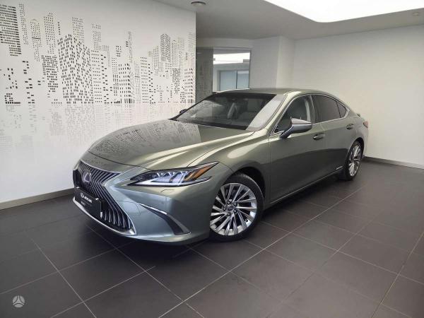 Zaļš Lexus ES 300 H 2019 Kauņa, ar dzinēja tilpumu 2.49 L un nobraukumu 114 tūkst. km par 31900 €, foto 1 vietnē AUTOMOTO.COM.LV