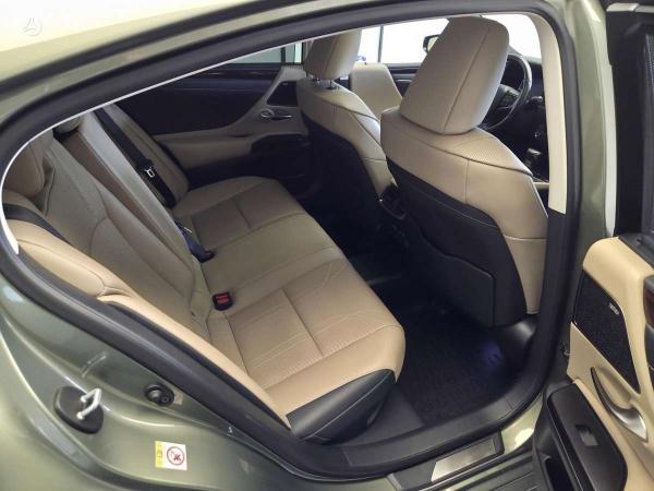 Zaļš Lexus ES 300 H 2019 Kauņa, ar dzinēja tilpumu 2.49 L un nobraukumu 114 tūkst. km par 31900 €, foto 8 vietnē AUTOMOTO.COM.LV