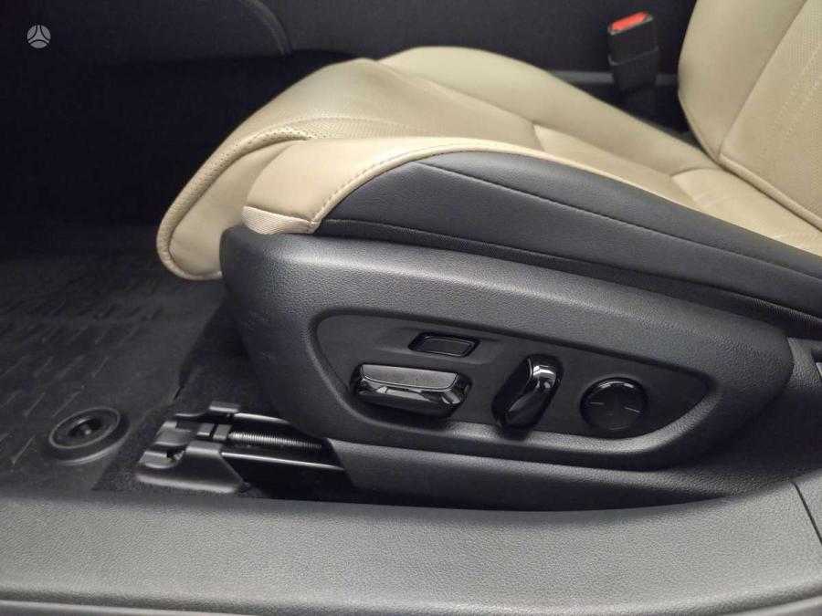 Green Lexus ES 300 H 2019 in Kaunas, with an engine capacity of 2.49 L and mileage of 114 thousand km for 31900 €, photo 25 on AUTOMOTO.COM.LV