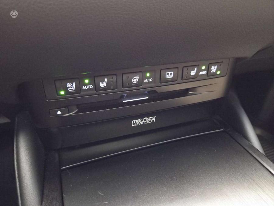 Green Lexus ES 300 H 2019 in Kaunas, with an engine capacity of 2.49 L and mileage of 114 thousand km for 31900 €, photo 26 on AUTOMOTO.COM.LV