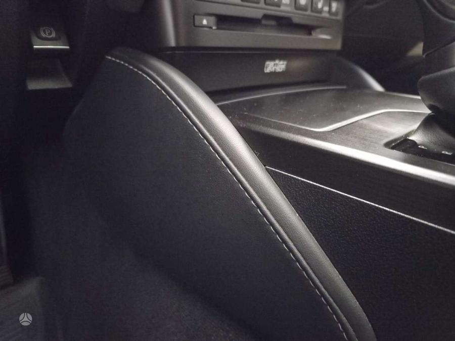 Green Lexus ES 300 H 2019 in Kaunas, with an engine capacity of 2.49 L and mileage of 114 thousand km for 31900 €, photo 32 on AUTOMOTO.COM.LV