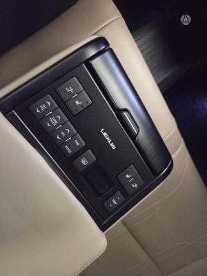 Green Lexus ES 300 H 2019 in Kaunas, with an engine capacity of 2.49 L and mileage of 114 thousand km for 31900 €, photo 35 on AUTOMOTO.COM.LV