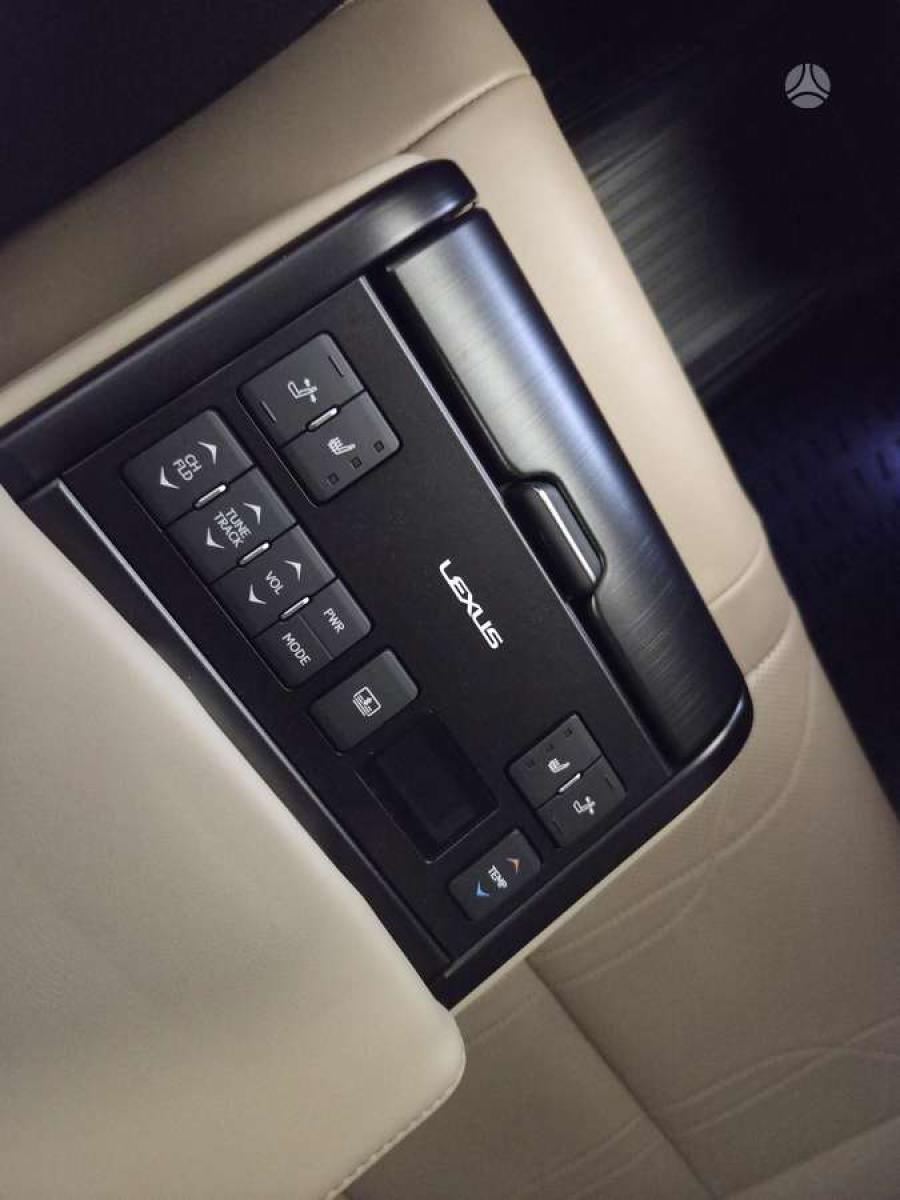 Green Lexus ES 300 H 2019 in Kaunas, with an engine capacity of 2.49 L and mileage of 114 thousand km for 31900 €, photo 35 on AUTOMOTO.COM.LV