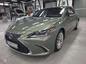 Zaļš Lexus ES 300 H 2021 Viļņa, ar dzinēja tilpumu 2.49 L un nobraukumu 83 tūkst. km par 31999 €, foto  vietnē AUTOMOTO.COM.LV