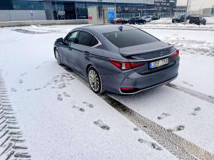 Pelēks Lexus ES 300 H 2019 Viļņa, ar dzinēja tilpumu 2.49 L un nobraukumu 114 tūkst. km par 33500 €, foto 7 vietnē AUTOMOTO.COM.LV