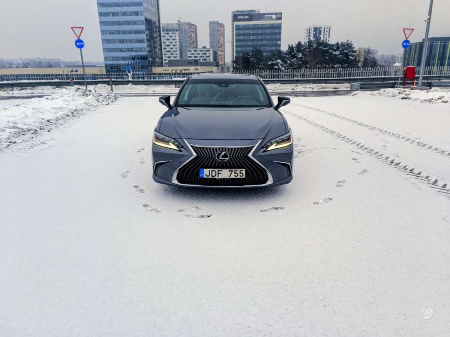 Pelēks Lexus ES 300 H 2019 Viļņa, ar dzinēja tilpumu 2.49 L un nobraukumu 114 tūkst. km par 33500 €, foto 10 vietnē AUTOMOTO.COM.LV