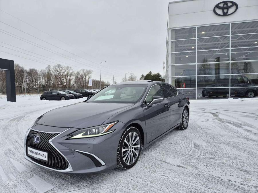 Pelēks Lexus ES 300 H 2020 Panevēža, ar dzinēja tilpumu 2.49 L un nobraukumu 247 tūkst. km par 20900 €, foto 3 vietnē AUTOMOTO.COM.LV