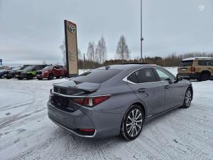 Pelēks Lexus ES 300 H 2020 Panevēža, ar dzinēja tilpumu 2.49 L un nobraukumu 247 tūkst. km par 20900 €, foto 5 vietnē AUTOMOTO.COM.LV