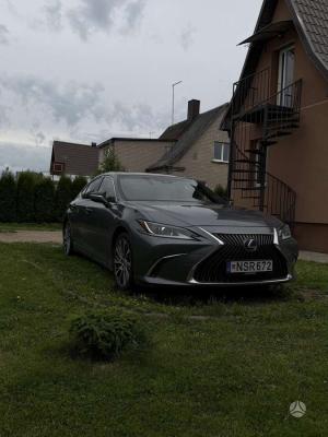 Pelēks Lexus ES 300 H 2020 Kauņa, ar dzinēja tilpumu 2.49 L un nobraukumu 260 tūkst. km par 21000 €, foto  vietnē AUTOMOTO.COM.LV