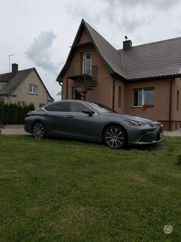 Pelēks Lexus ES 300 H 2020 Kauņa, ar dzinēja tilpumu 2.49 L un nobraukumu 260 tūkst. km par 21000 €, foto 2 vietnē AUTOMOTO.COM.LV
