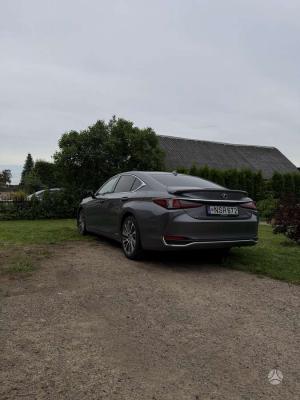 Pelēks Lexus ES 300 H 2020 Kauņa, ar dzinēja tilpumu 2.49 L un nobraukumu 260 tūkst. km par 21000 €, foto 4 vietnē AUTOMOTO.COM.LV