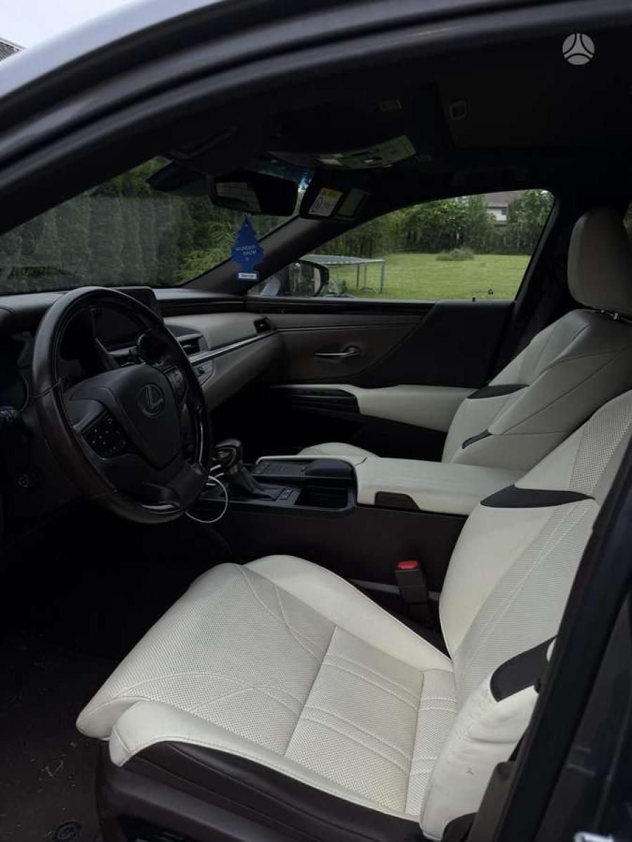 Pelēks Lexus ES 300 H 2020 Kauņa, ar dzinēja tilpumu 2.49 L un nobraukumu 260 tūkst. km par 21000 €, foto 5 vietnē AUTOMOTO.COM.LV