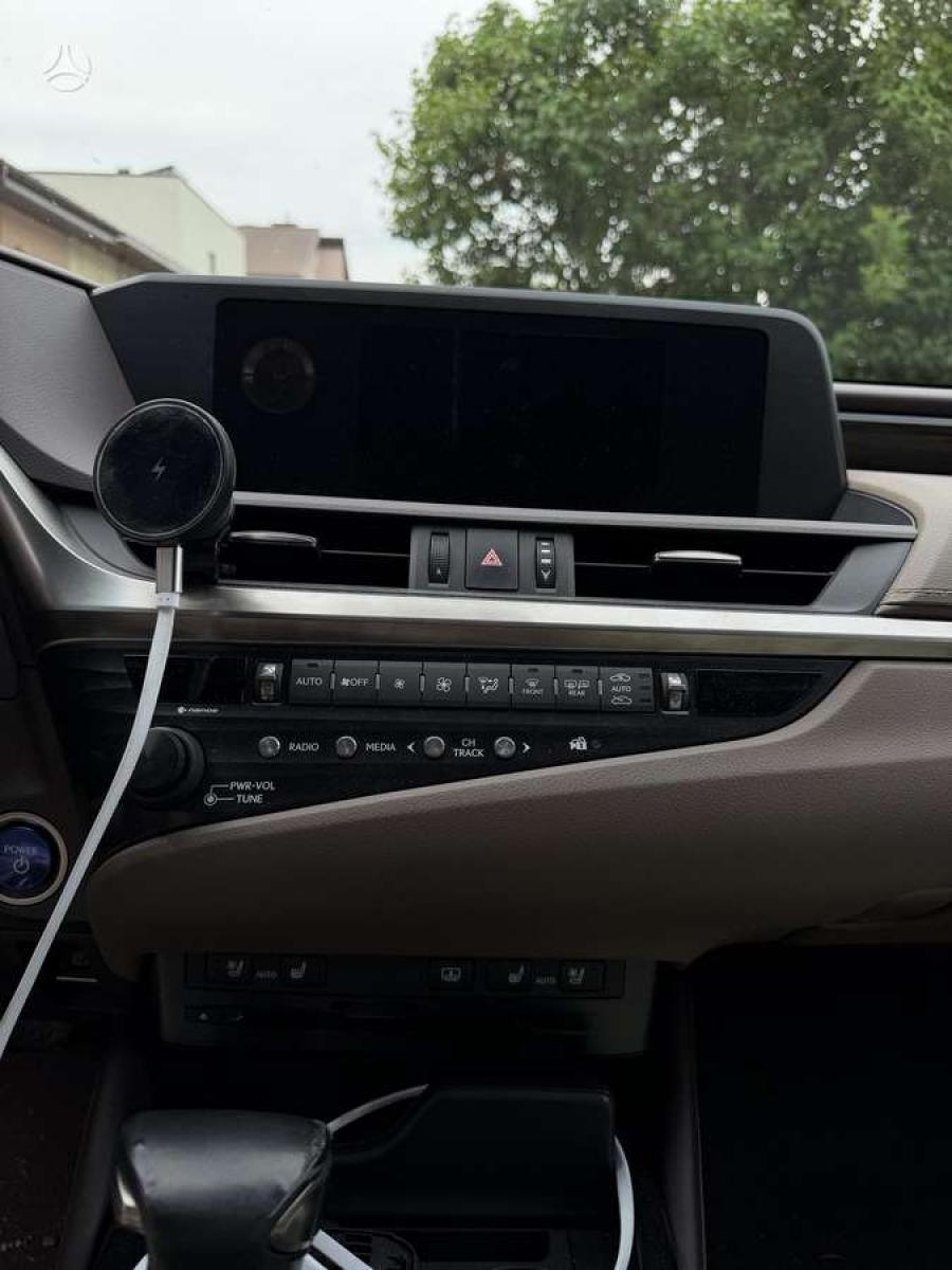 Pelēks Lexus ES 300 H 2020 Kauņa, ar dzinēja tilpumu 2.49 L un nobraukumu 260 tūkst. km par 21000 €, foto 7 vietnē AUTOMOTO.COM.LV