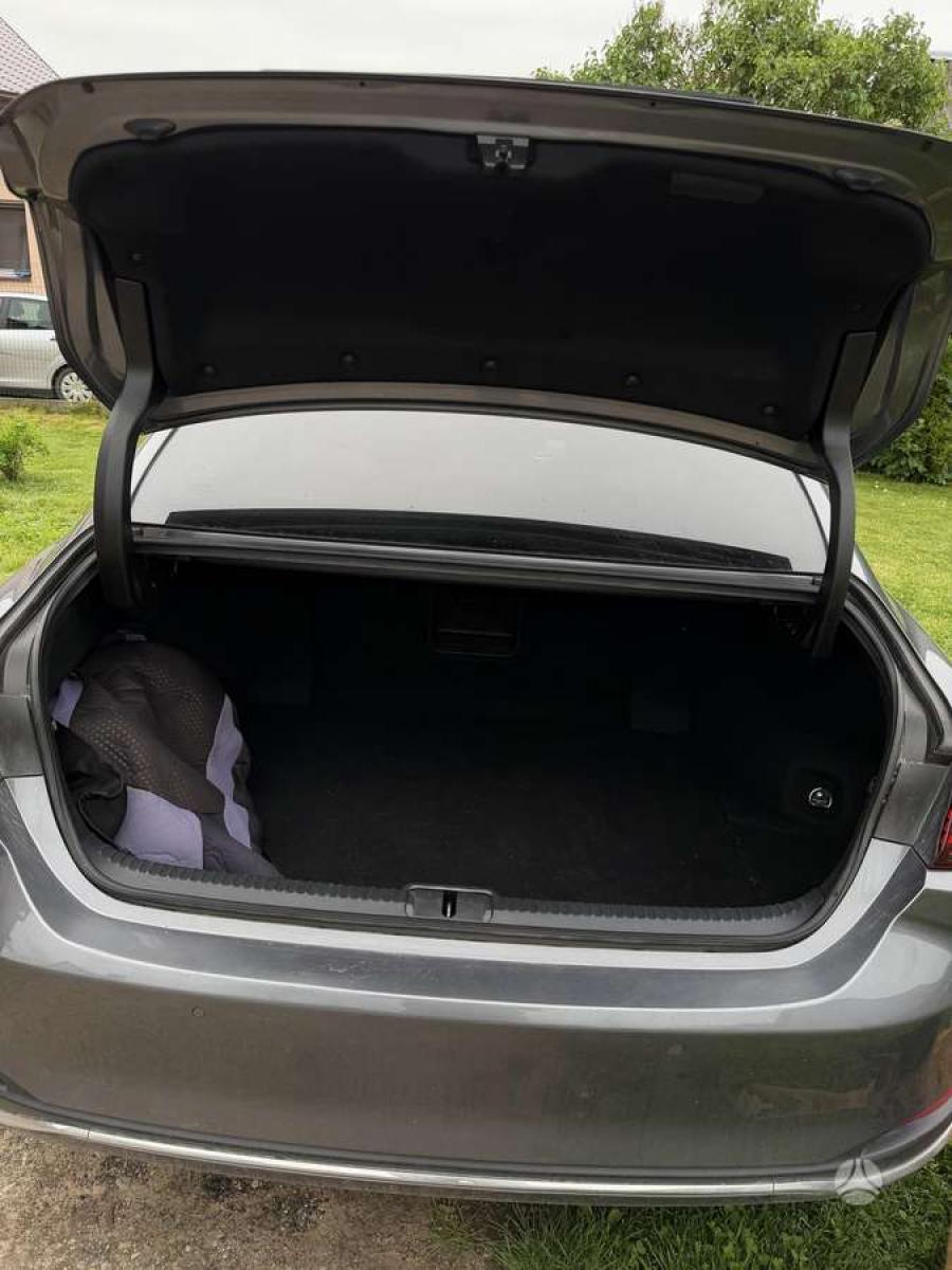 Pelēks Lexus ES 300 H 2020 Kauņa, ar dzinēja tilpumu 2.49 L un nobraukumu 260 tūkst. km par 21000 €, foto 9 vietnē AUTOMOTO.COM.LV