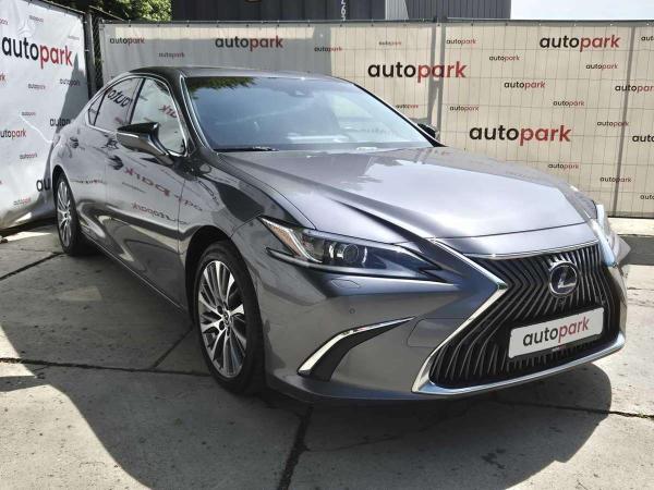 Pelēks Lexus ES 300 H 2021 Viļņa, ar dzinēja tilpumu 2.49 L un nobraukumu 82 tūkst. km par 37900 €, foto 3 vietnē AUTOMOTO.COM.LV