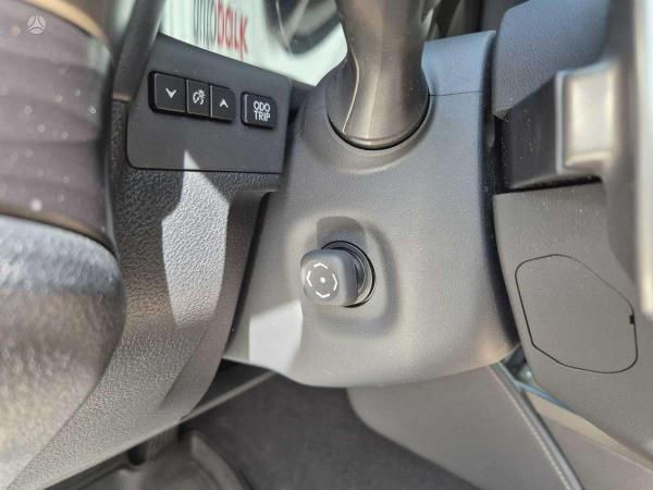 Grey Lexus ES 300 H 2021 in Vilnius, with an engine capacity of 2.49 L and mileage of 99 thousand km for 34900 €, photo 10 on AUTOMOTO.COM.LV