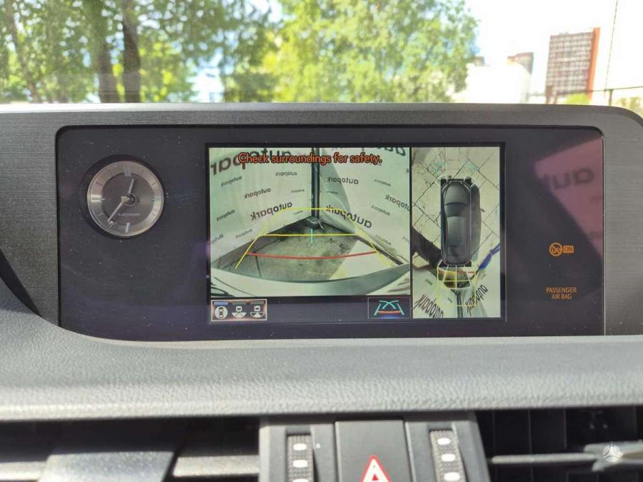 Серый Лексус ES 300 H 2021 в Вильнюс, объемом двигателя 2.49 л и пробегом 99 тыс. км за 34900 €, фото 18 на AUTOMOTO.COM.LV