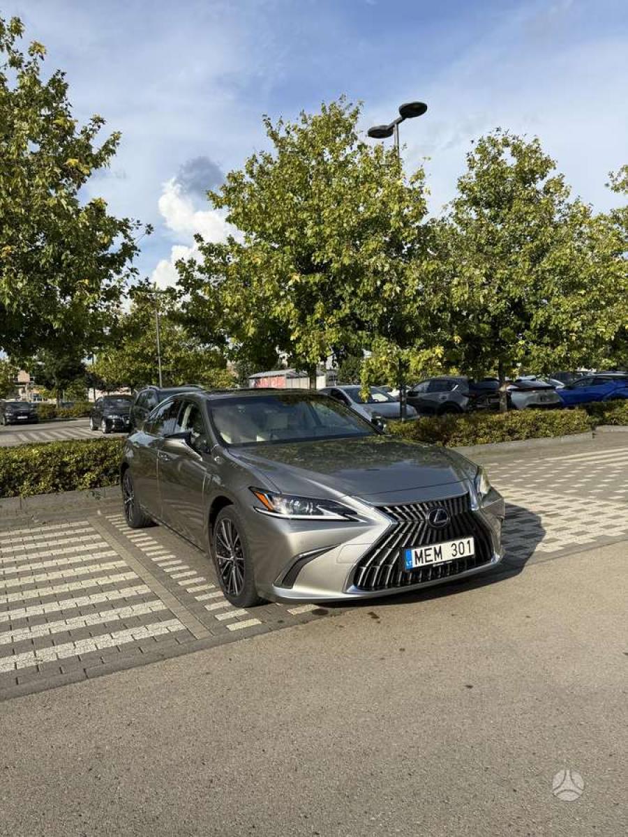 Pelēks Lexus ES 300 H 2022 Viļņa, ar dzinēja tilpumu 2.49 L un nobraukumu 67 tūkst. km par 35000 €, foto 5 vietnē AUTOMOTO.COM.LV