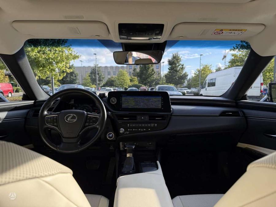 Pelēks Lexus ES 300 H 2022 Viļņa, ar dzinēja tilpumu 2.49 L un nobraukumu 67 tūkst. km par 35000 €, foto 18 vietnē AUTOMOTO.COM.LV