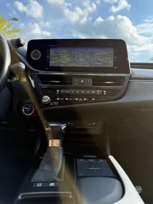Pelēks Lexus ES 300 H 2022 Viļņa, ar dzinēja tilpumu 2.49 L un nobraukumu 67 tūkst. km par 35000 €, foto 19 vietnē AUTOMOTO.COM.LV