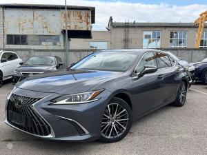 Pelēks Lexus ES 300 H 2023 Viļņa, ar dzinēja tilpumu 2.49 L un nobraukumu 93 tūkst. km par 34600 €, foto  vietnē AUTOMOTO.COM.LV