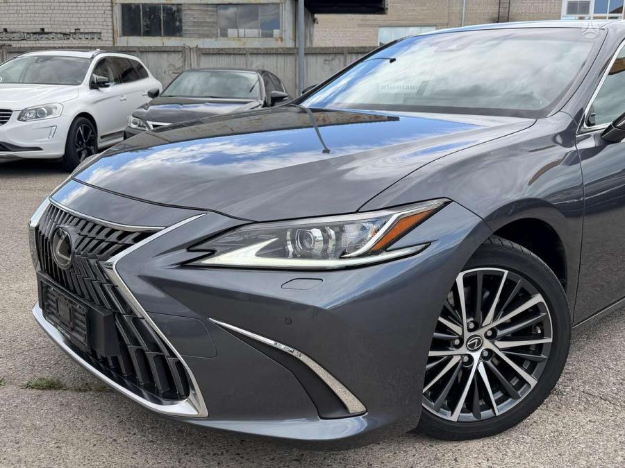 Pelēks Lexus ES 300 H 2023 Viļņa, ar dzinēja tilpumu 2.49 L un nobraukumu 93 tūkst. km par 34600 €, foto 4 vietnē AUTOMOTO.COM.LV